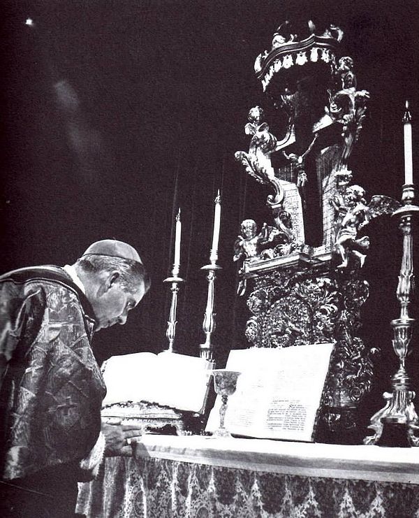 Eucaristía como Sacramento - Enciclopedia Católica